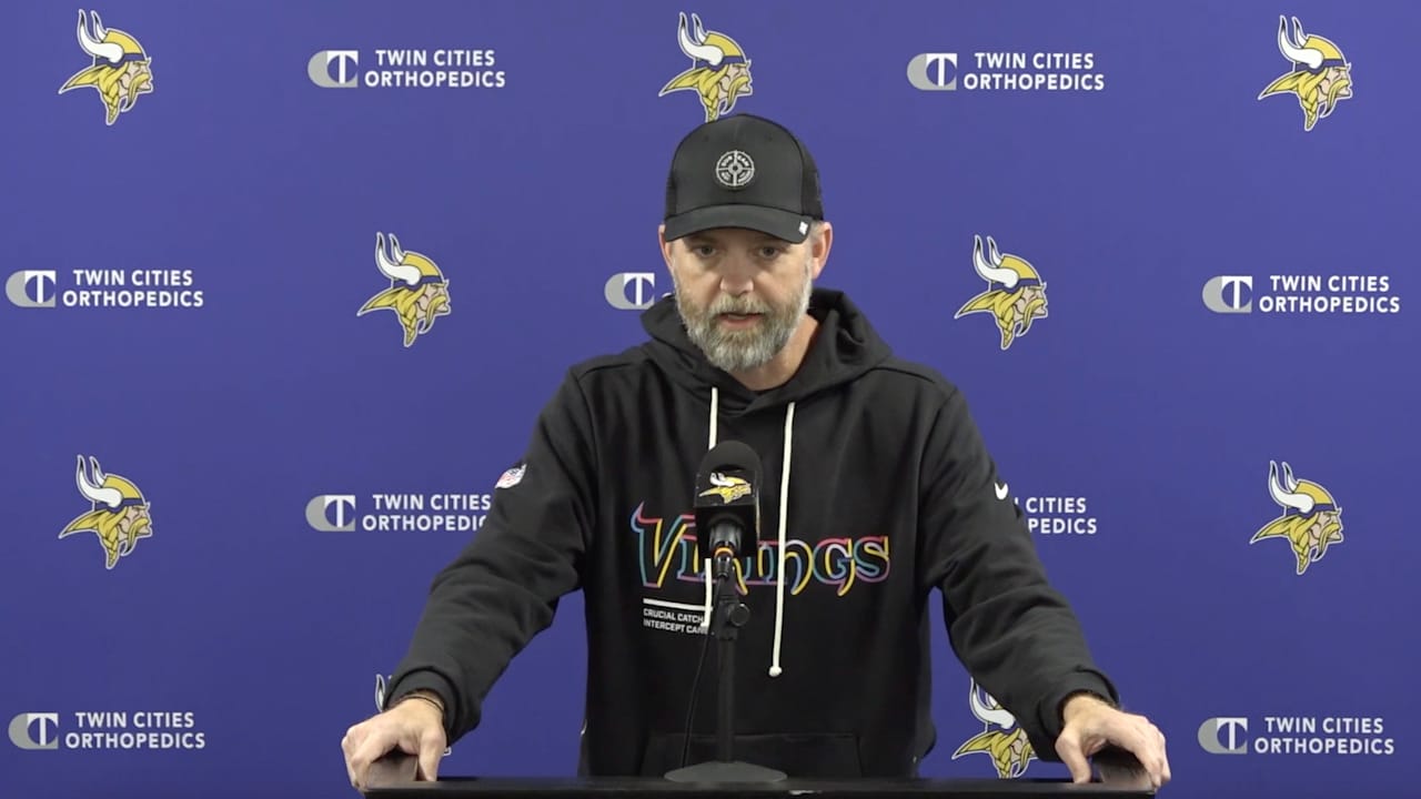 Wes Phillips Talks Max Brosmer's Approach to Backup Quarterback Role ...