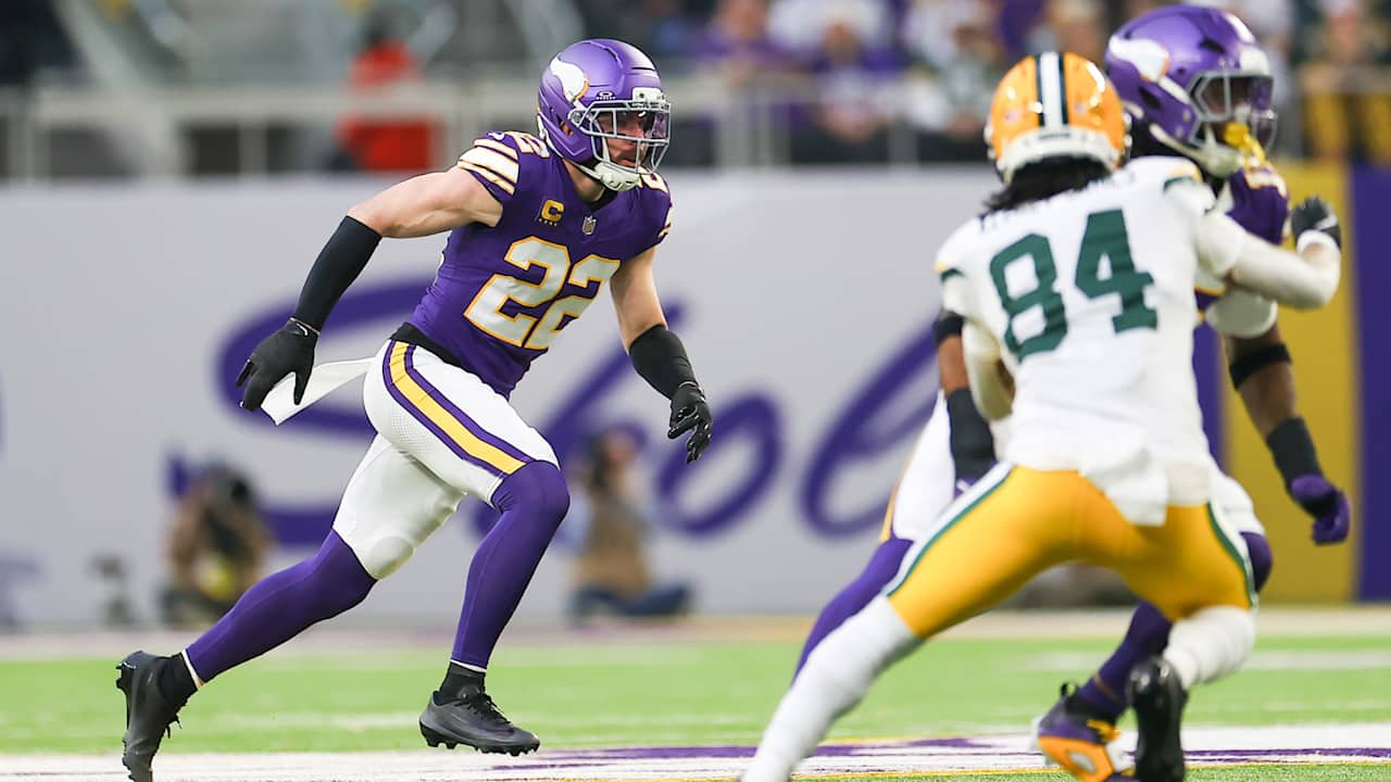 Vikings vs. Packers Game Action Photos