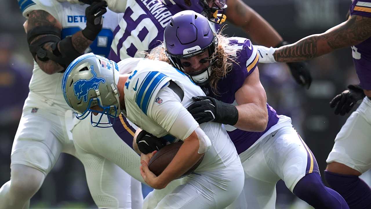 Andrew Van Ginkel gets free to find Jared Goff for sack