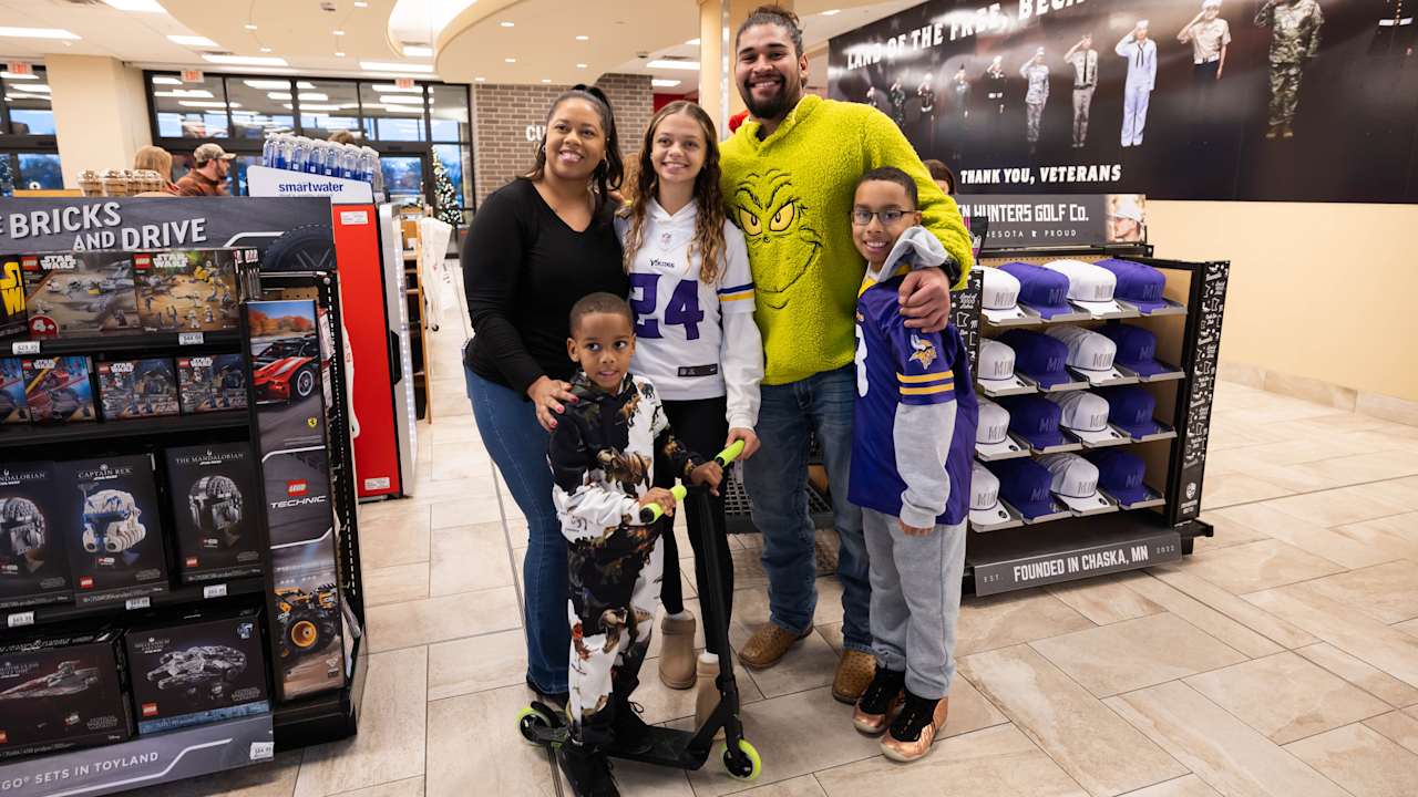 Vikings & SCHEELS Partner for Toys for Tots & Holiday Shopping Sprees