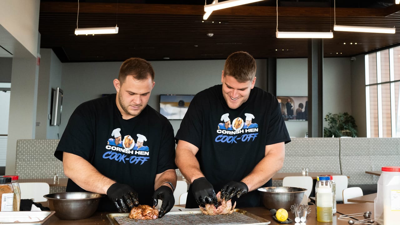 Brian O'Neill & Garrett Bradbury Battle in Cornish Hen Cook-Off