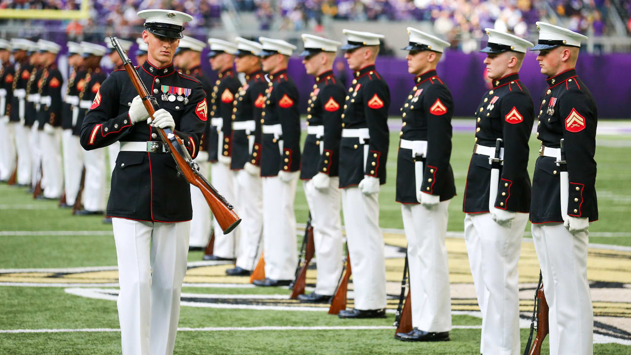 Sgt. Ben Churchill Sounds The Gjallarhorn Prior To Vikings-Saints