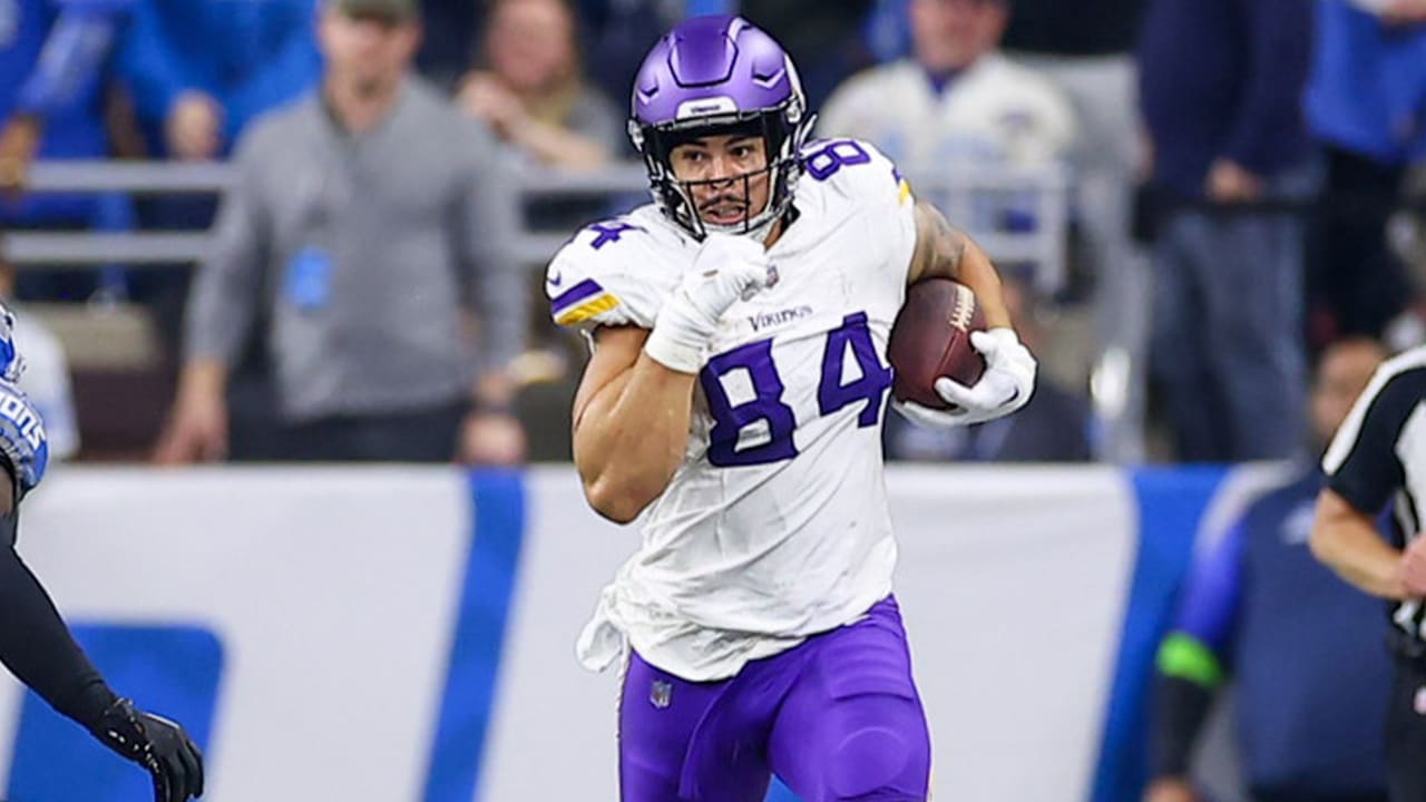 Oliver Gets Loose For 20-Yard Gain