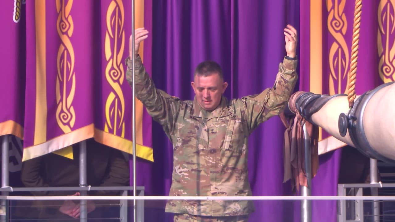 Major General Shawn Manke Sounds The Gjallarhorn Prior To Vikings-Saints