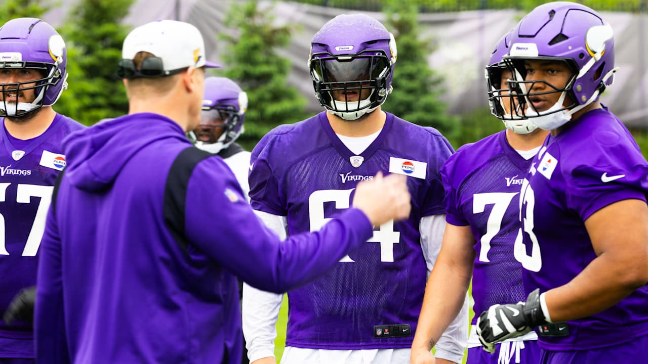 Vikings Navigating Offensive Line Injuries, Guiding 5 to Play as 1