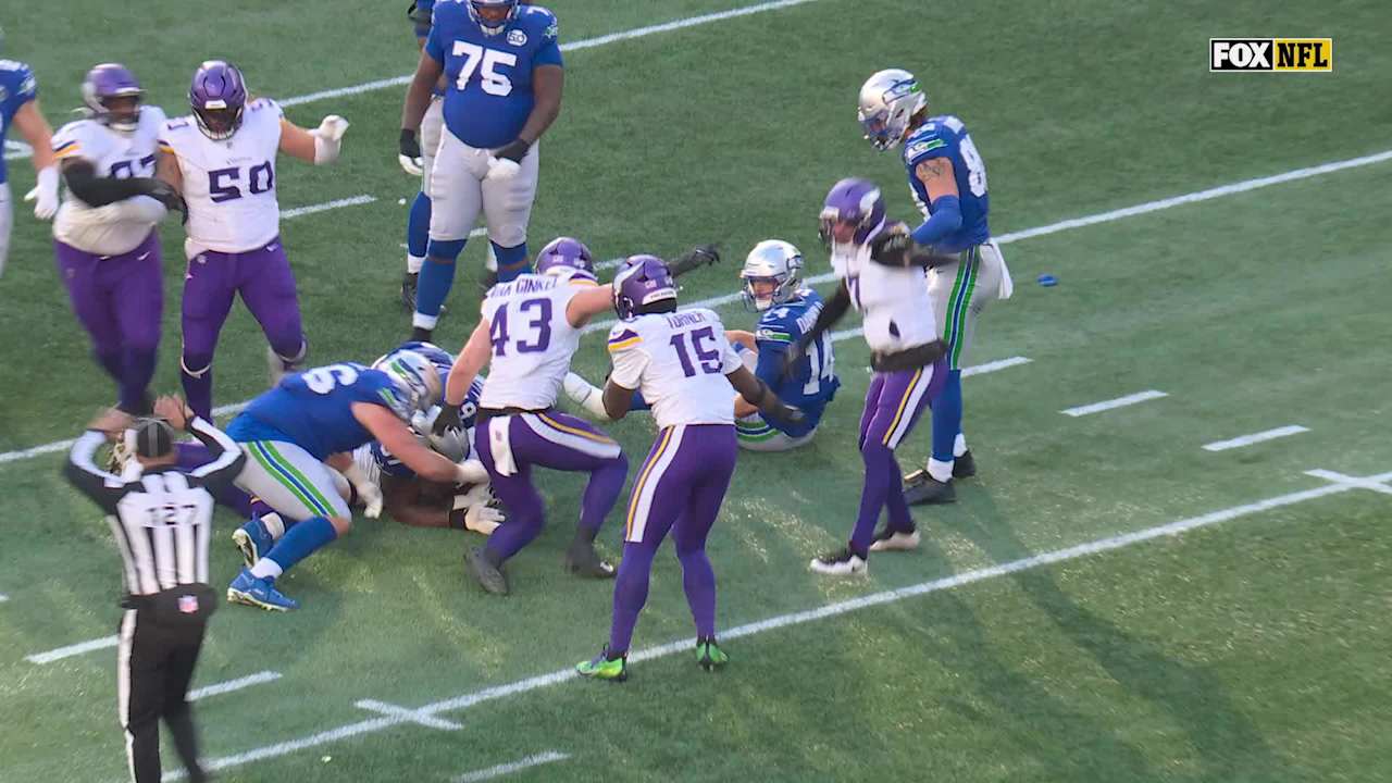 Dallas Turner Gets Vikings' 5th Sack of First Half