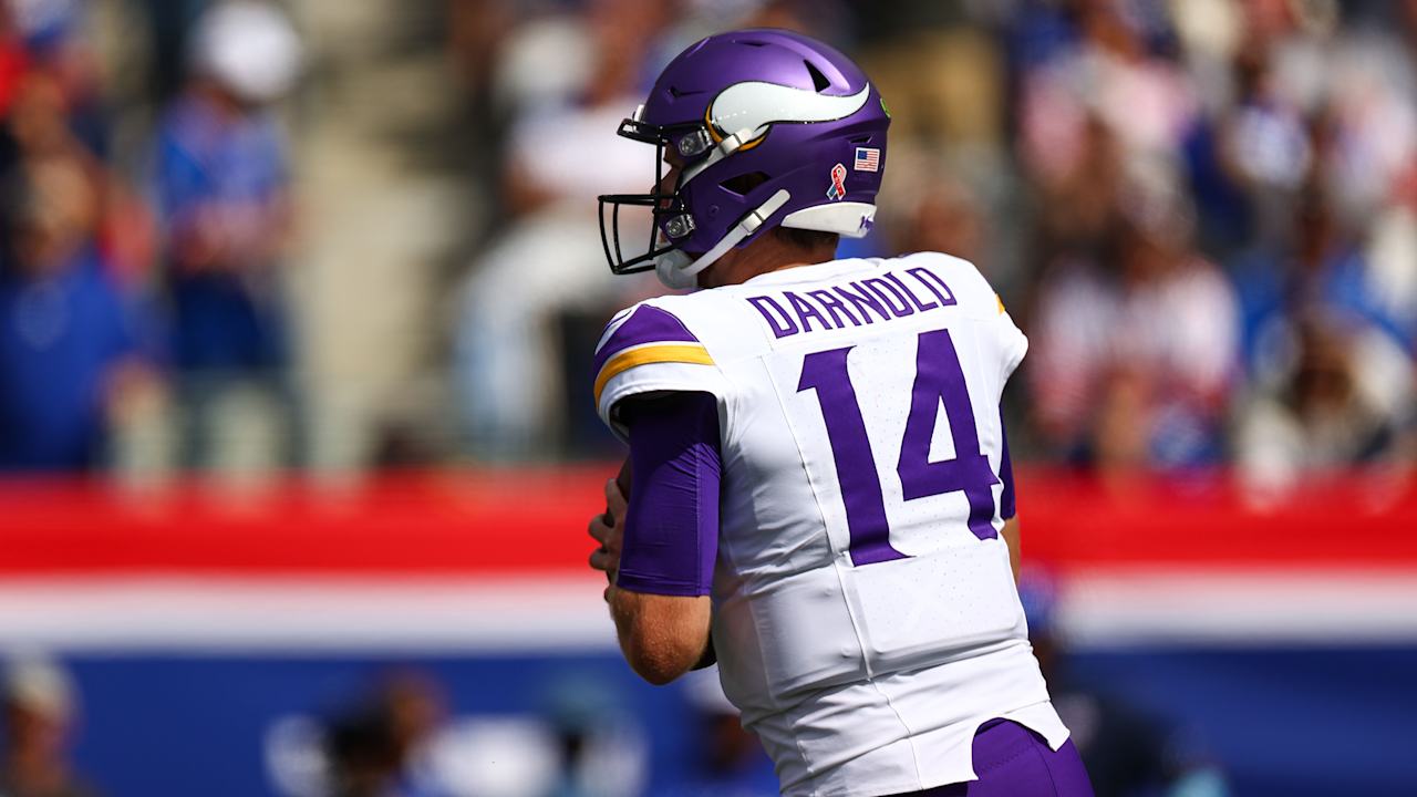 Sam Darnold & Aaron Jones, Sr., Smooth in 1st Vikings Starts