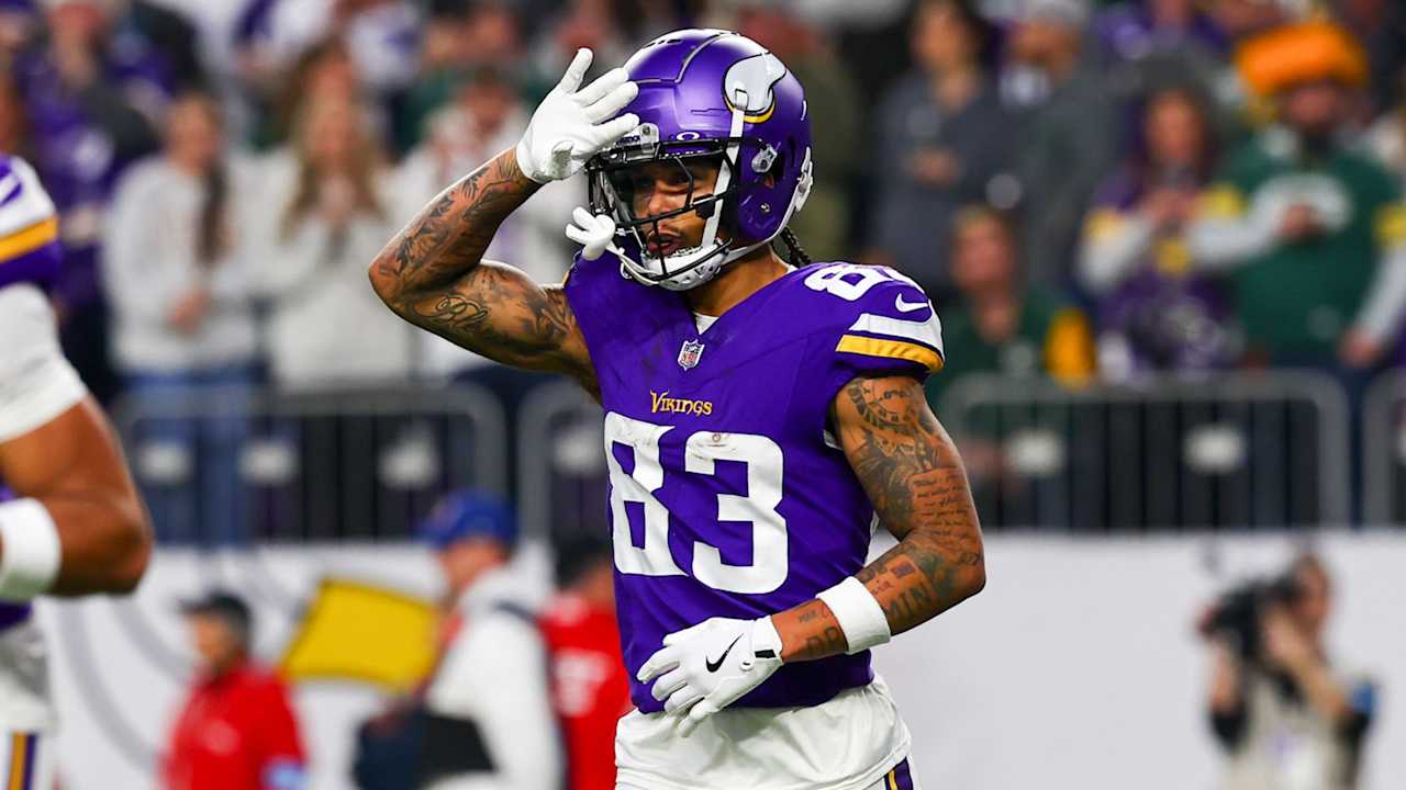 Darnold Delivers Tight-Window Dime To Nailor For 16 Yards