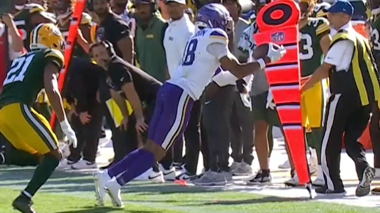 Jefferson Lays Out Near The Sideline, Keeps Both Feet In Bounds