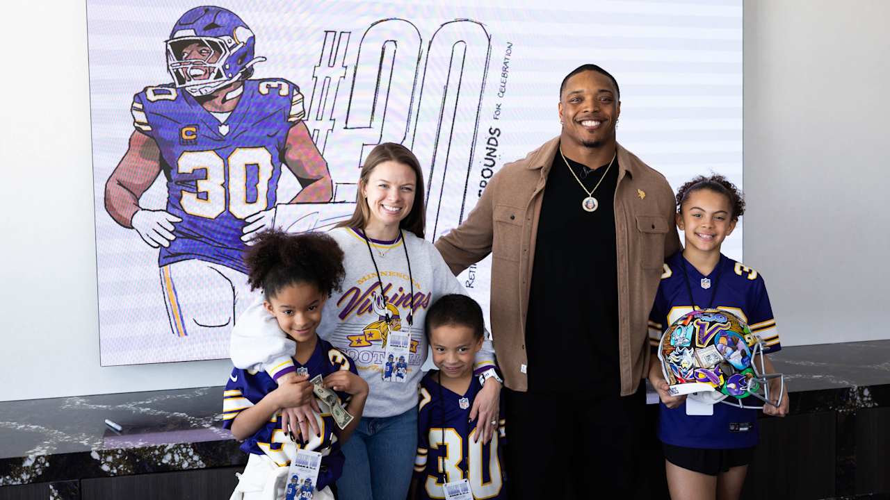 C.J. Ham Signs One-Day Contract & Retires with Vikings