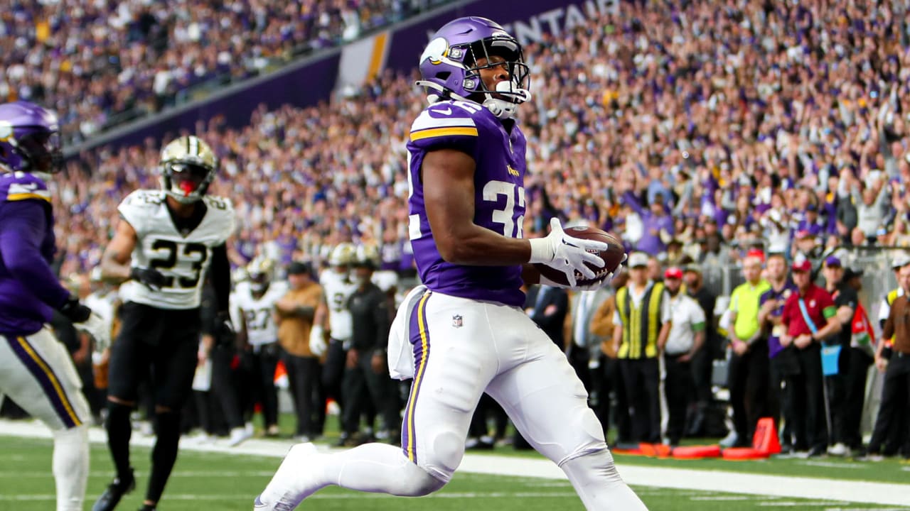 Chandler Takes The Direct Snap For His First Career NFL Touchdown