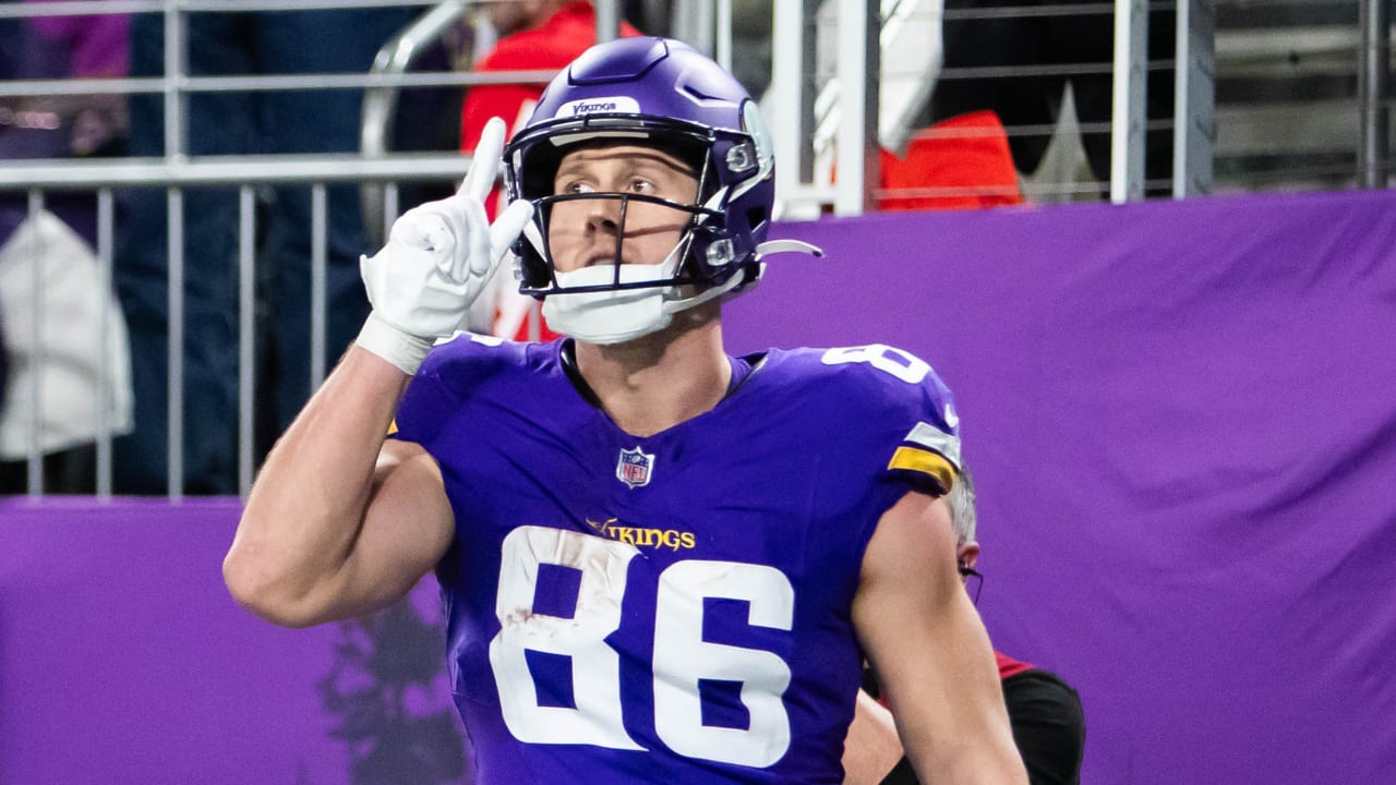 Vikings Agree to Terms with TE Johnny Mundt