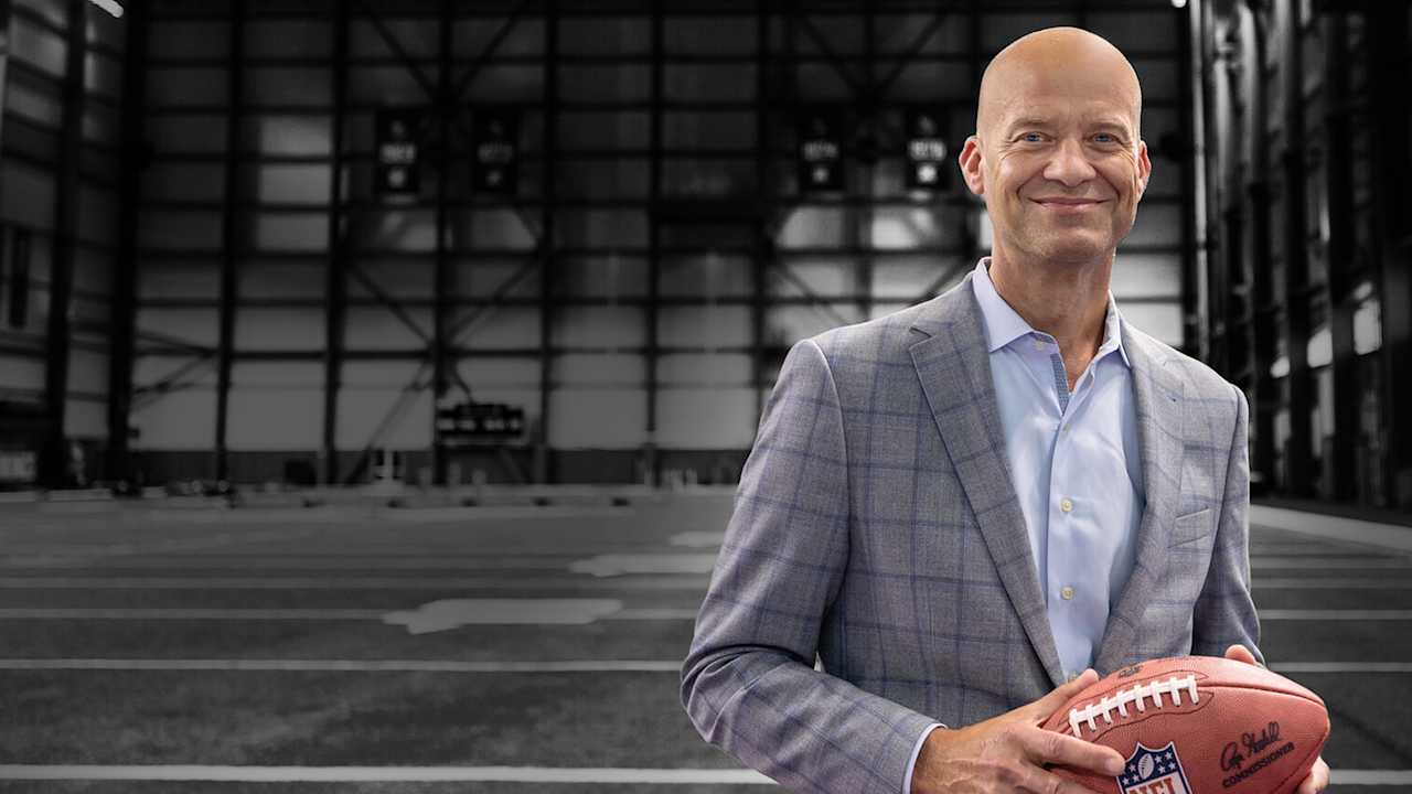 Vikings Team Doctor Christopher Larson Wins Leaguewide Award