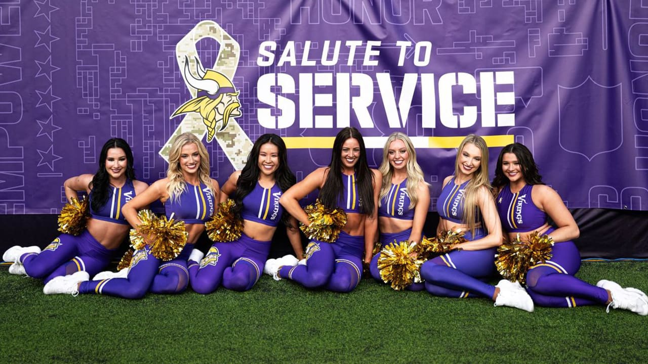 Minnesota Vikings Cheerleaders Gameday Photos - Regular Season - Week ...