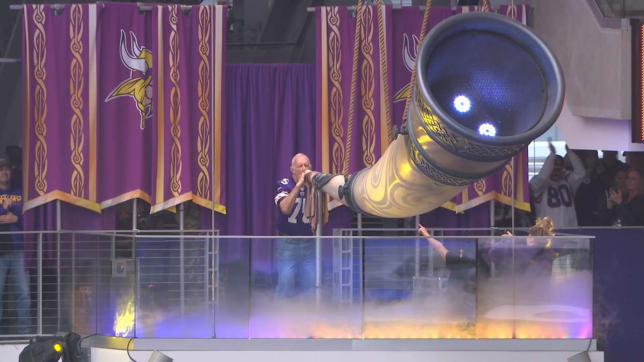 Bob Lurtsema Sounds The Gjallarhorn Prior To Vikings vs. Falcons