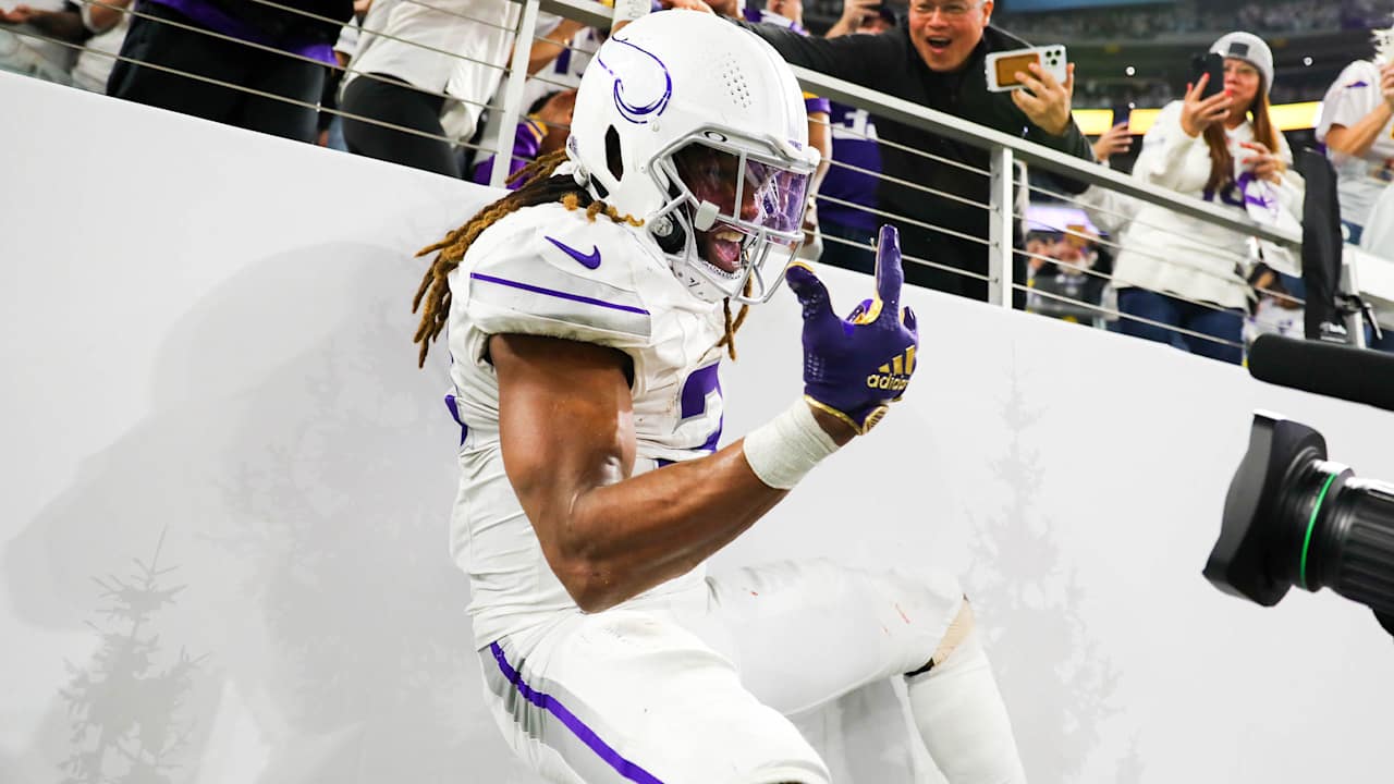 Aaron Jones' 7th Touchdown of The Season Extends Vikings Lead
