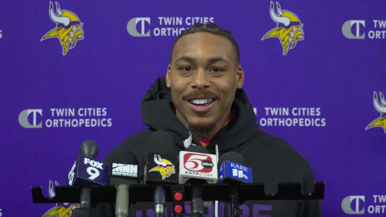 Justin Jefferson on Playing with Max Brosmer, Preparing for Christmas ...