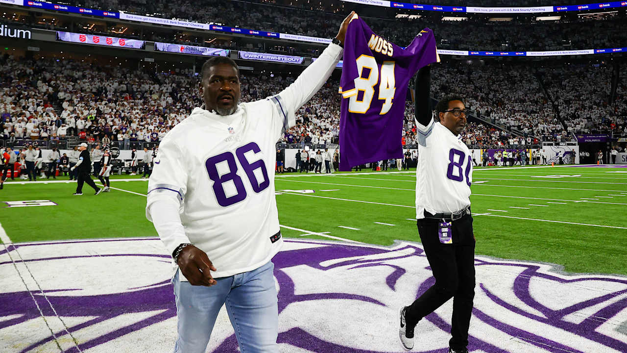 Cris Carter & Jake Reed Show Support for Randy Moss