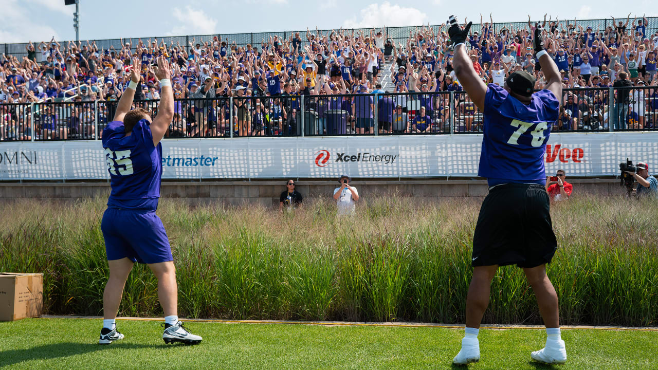 Fans Fill Vikings Camp for Back Together Weekend: Saturday Edition