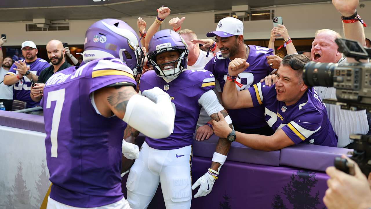 Vikings vs. Bengals Game Action Photos