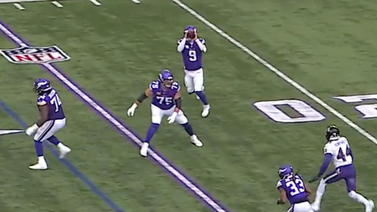 J.J. McCarthy, Justin Jefferson Combine For Sideline To Sideline Trick Play