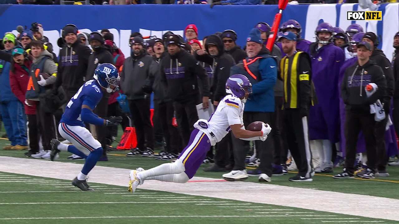 Incredible Toe-Tap! Justin Jefferson Hauls In Incredible 21-Yard ...