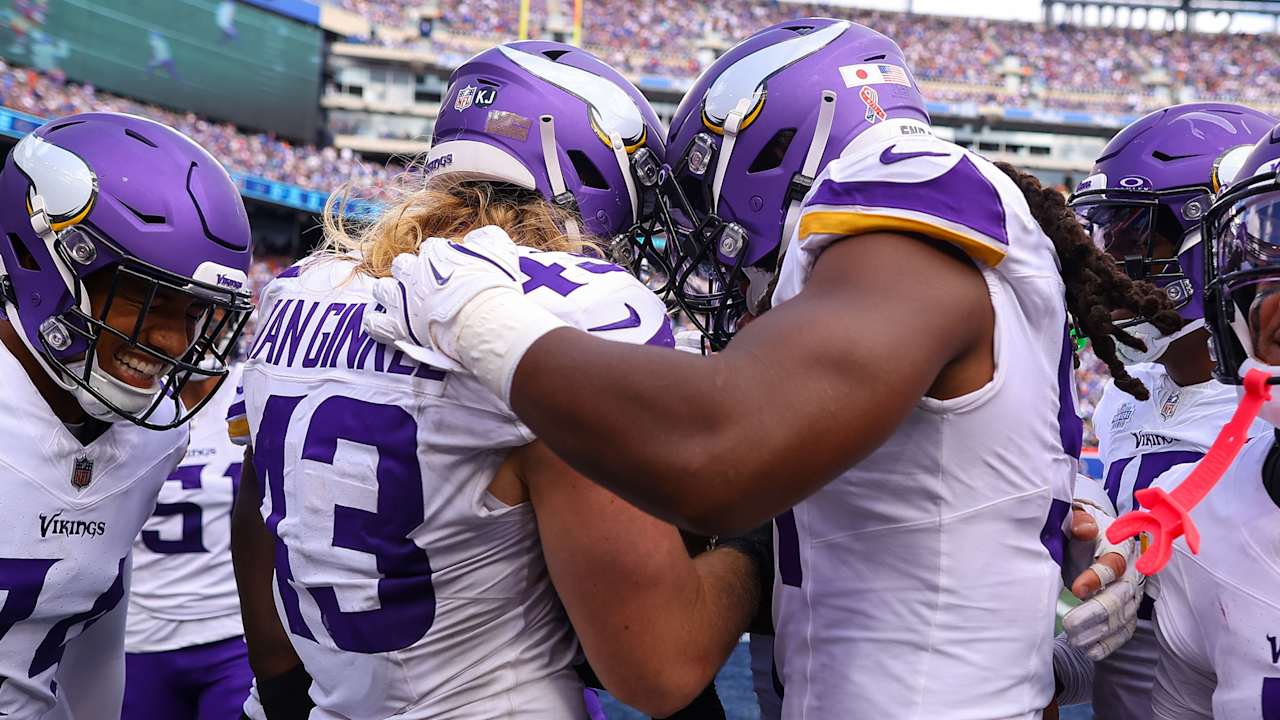 Can't-Miss Play: Andrew Van Ginkel With An Insane Pick Six