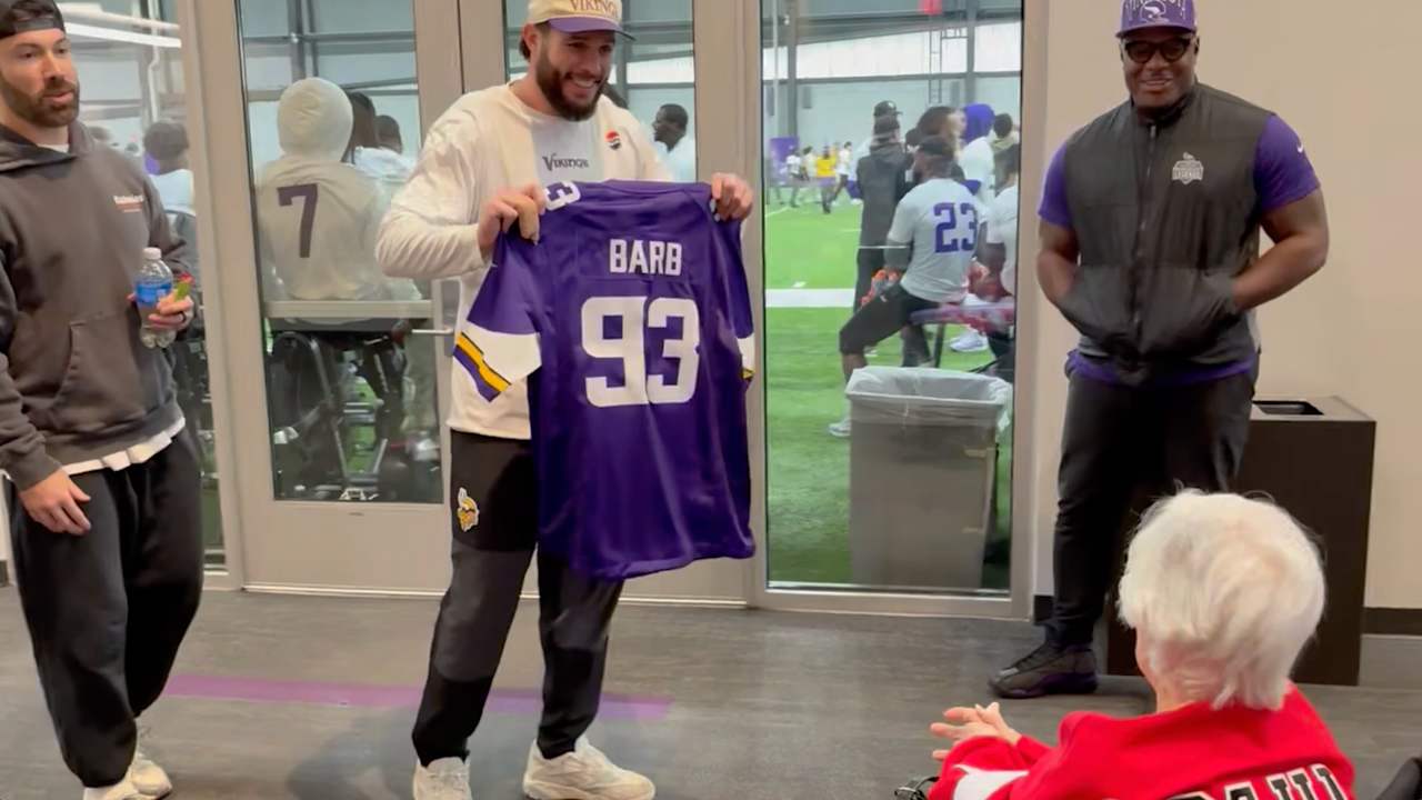 Daughter of Minnesota Football Pioneer Spends 93rd Birthday at Vikings ...