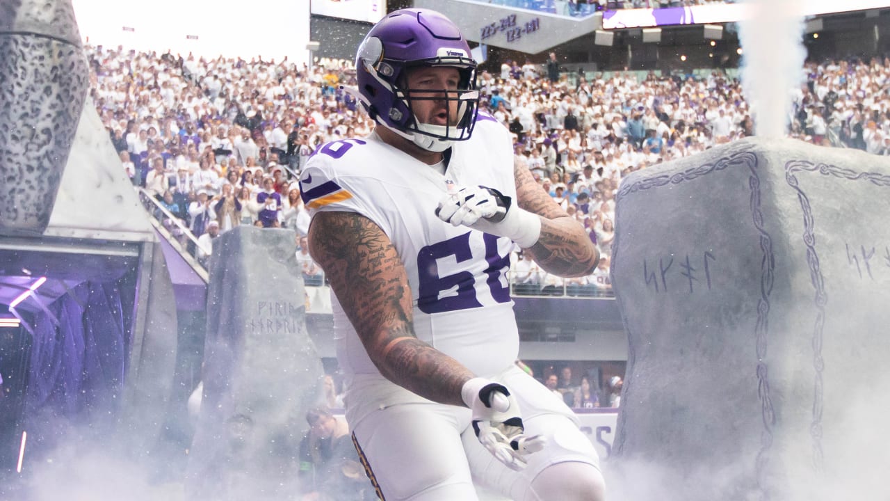 Signed Guard Dalton Risner to Extension