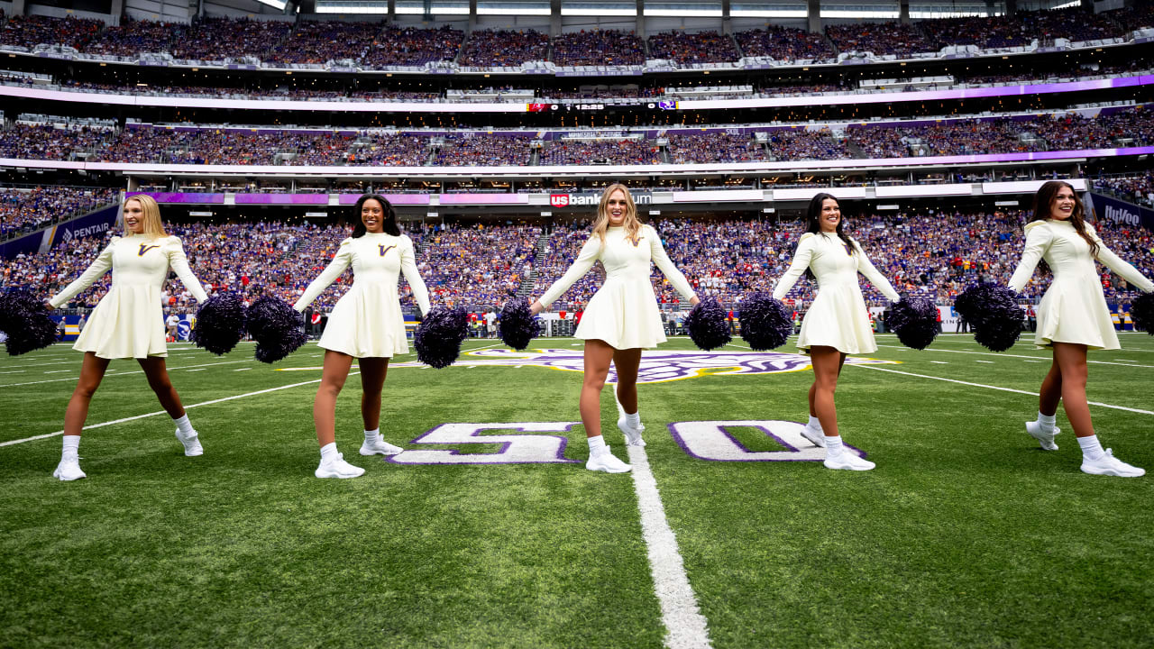 Minnesota Vikings Cheerleaders Gameday Photos - Regular Season - Week 1 ...