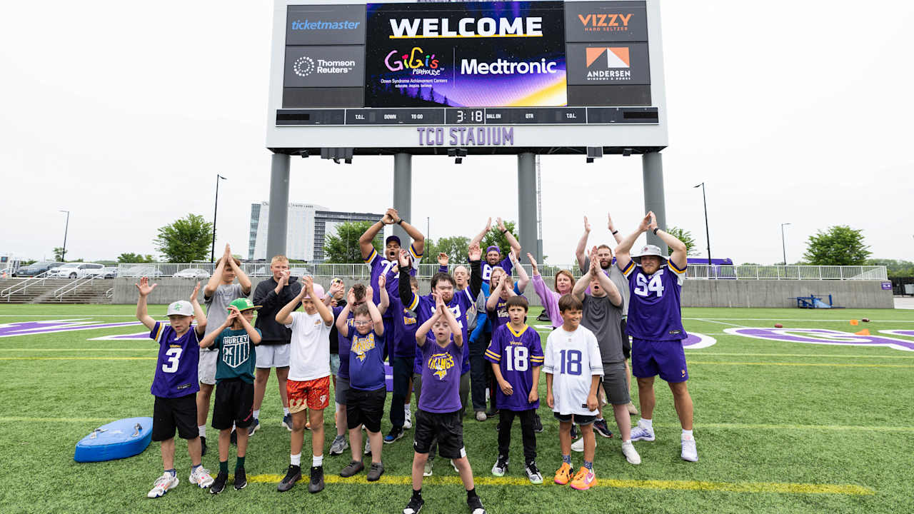 Walter Rouse Teams Up With Medtronic To Host Football Camp For GiGi's ...