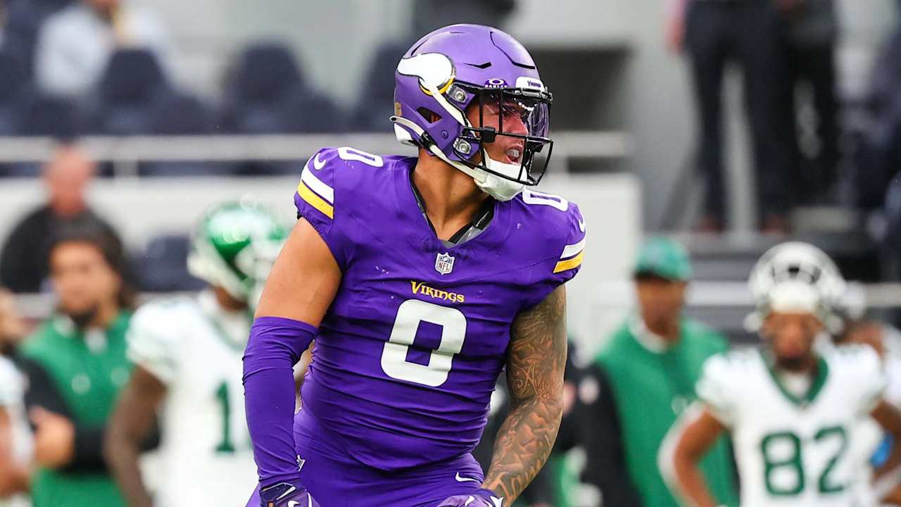 Pace Jr. Blows The Play Up In The Backfield