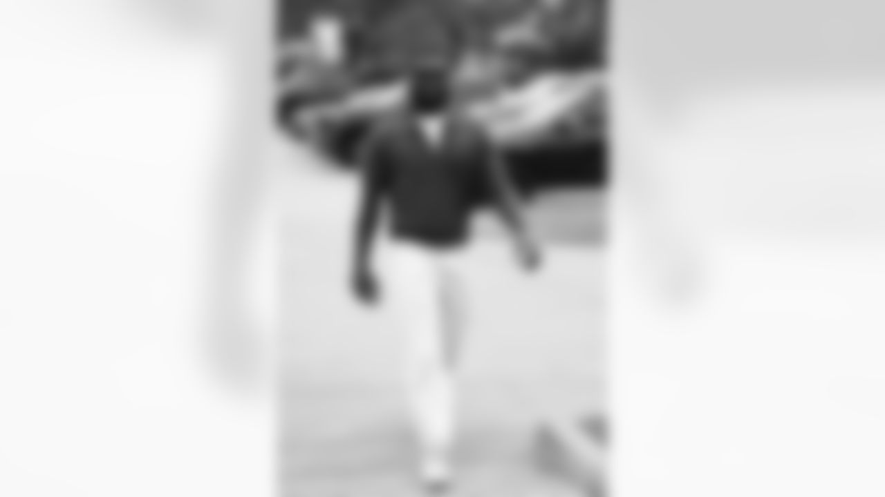 Texans vs Colts | Week 18, Player Arrivals